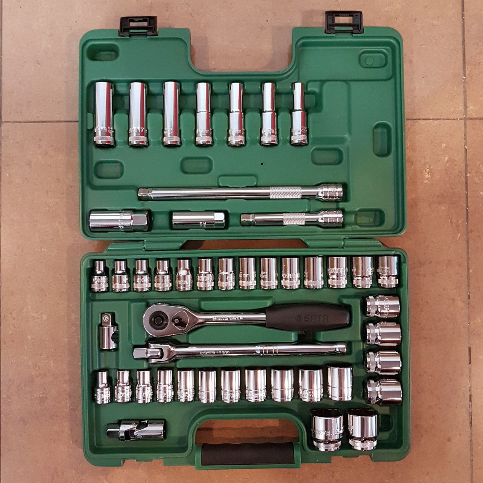 Sata 09006 Socket Set 46pc, 1/2" Metric & S.A.E ID557845 Sata Hand ...