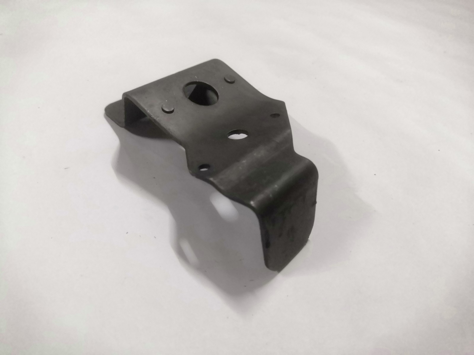 CABIN CORNER BRACKET (LH) 4 SERIES 1368917 Cabin SCANIA Johor Bahru (JB ...