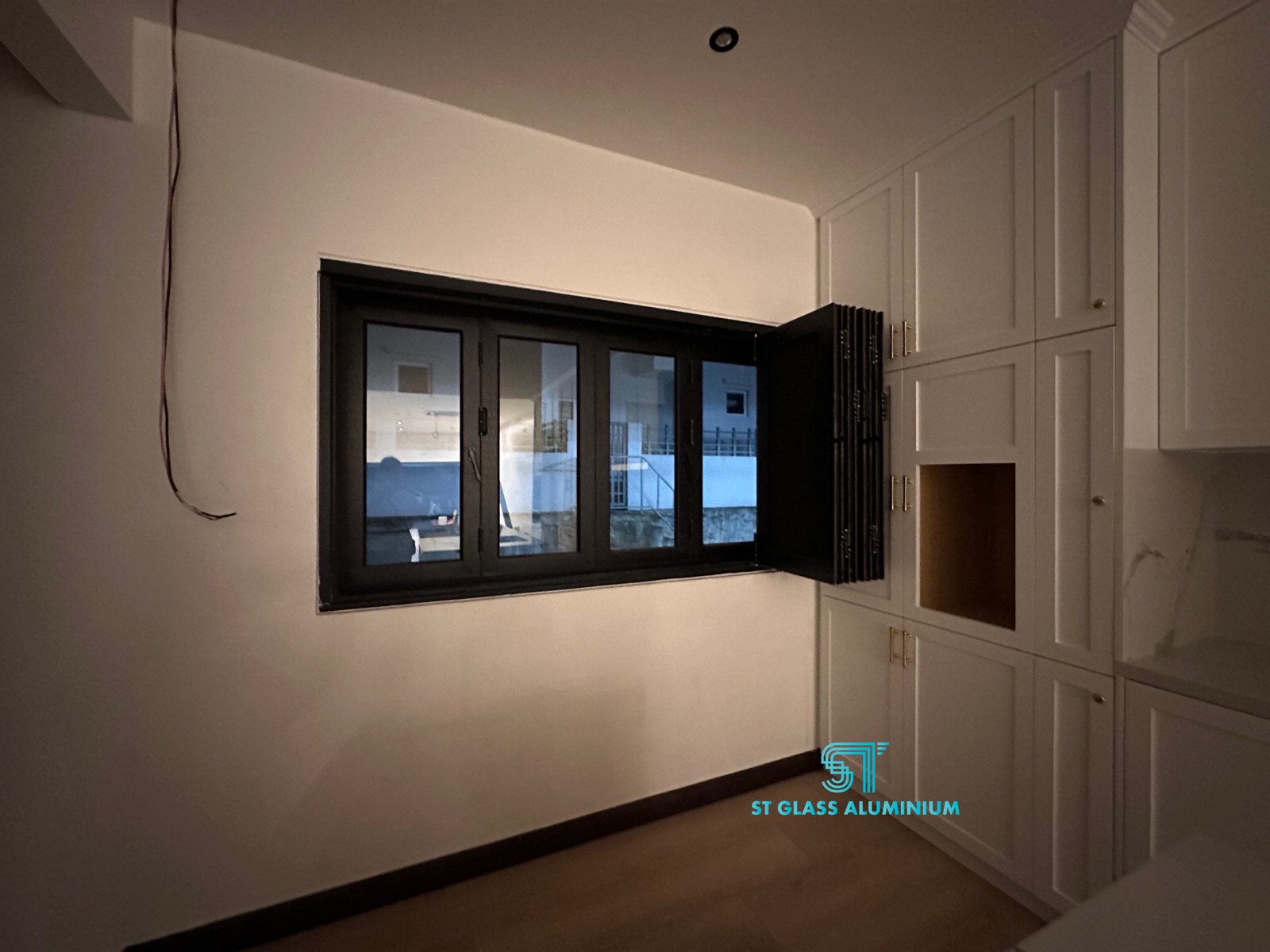 Mesh Folding Window WINDOW SERIES TOP HUNG WINDOW Selangor, Malaysia ...