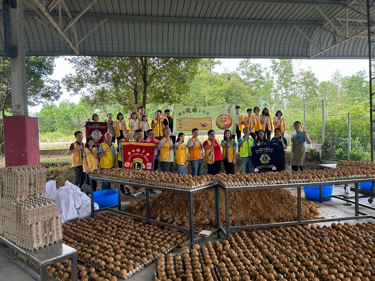 EMRO Malaysia x Mr. Akata: EM Mudball Sustainability Workshop at SJK(C ...