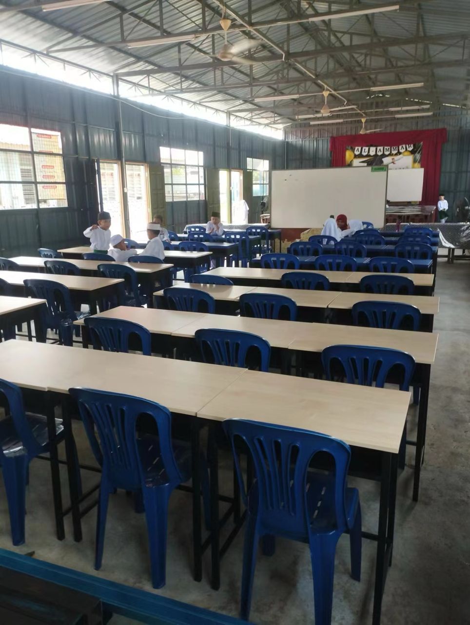 School Table And School Plastic Chair | Meja Sekolah Murid Dan Kerusi ...