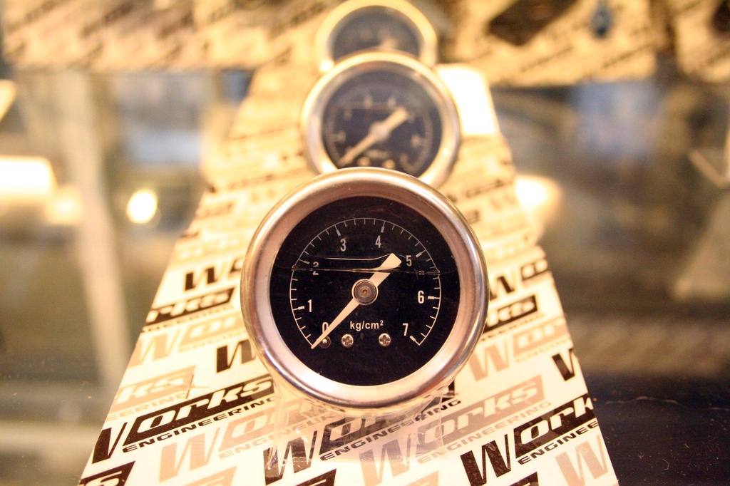 Works Engineering Genuine Universal Fuel Pressure Regulator Setting ...