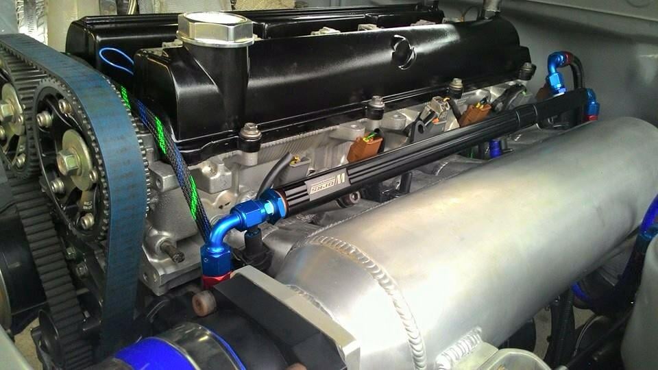 Works Engineering Fuel Rail Kit For Toyota Supra 3.0 2JZ Fuel Rail Kit ...